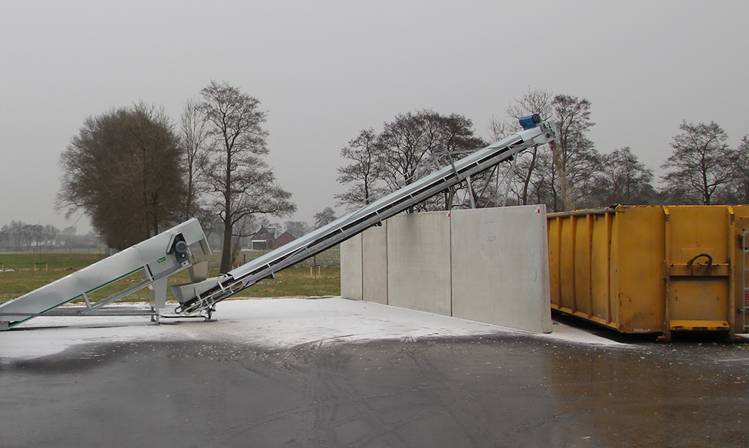 Manure conveyors - Vencomatic Group